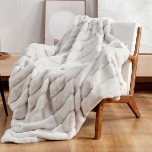 Frye Blanket & Throw Blanket: Durable, Stylish Faux Fur Throws ...